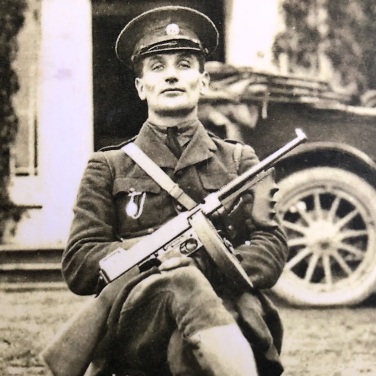 Monaghan IRA rescue comrade in their socks 1921 – The Irish at War